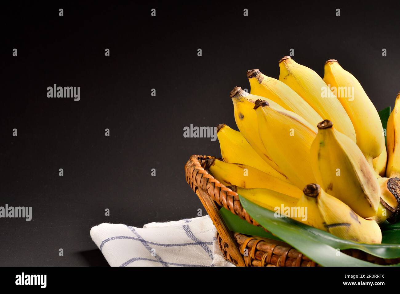 Fruits et légumes noir et blanc Banque de photographies et d’images à ...