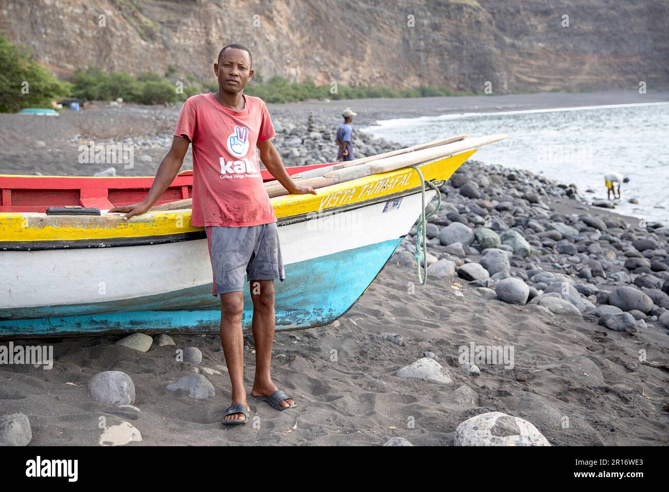 Bateau en bois homme africain adulte Banque de photographies et d ...