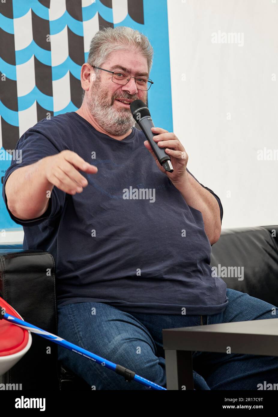 L'auteur et scénariste anglais Ben Aaronovitch parle pendant le monde ...