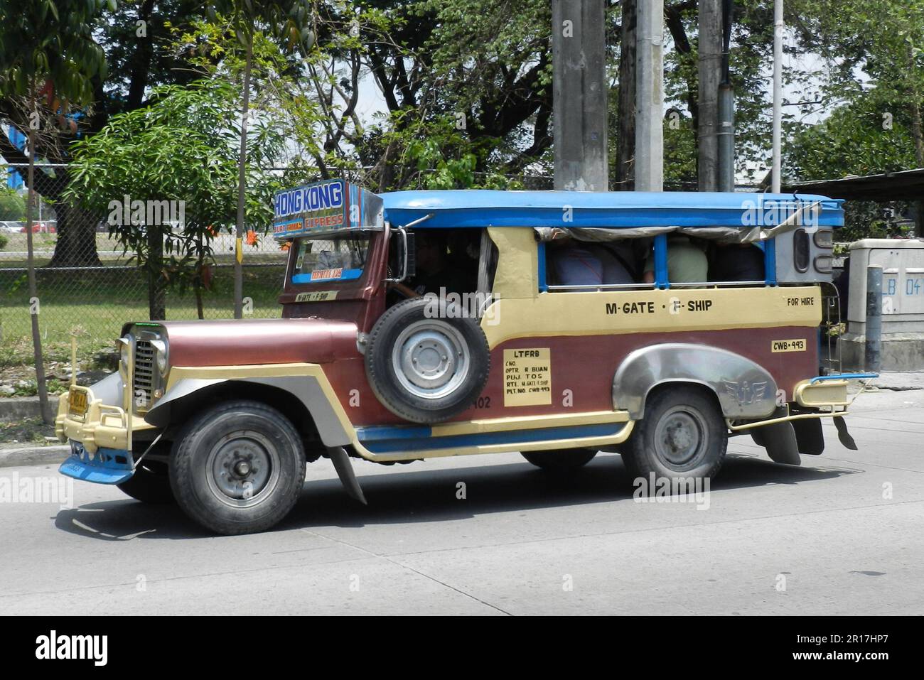 Les Philippines, Angeles: L'omniprésent Jeepney, à l'origine un Jeep ex ...