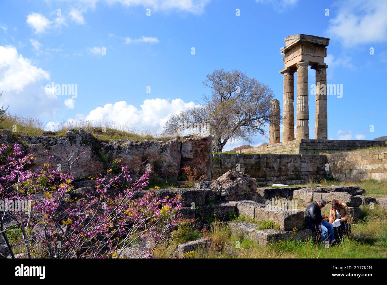 Grèce, île de Rhodes : trois colonnes de l'ancien Temple Apollo sur l ...