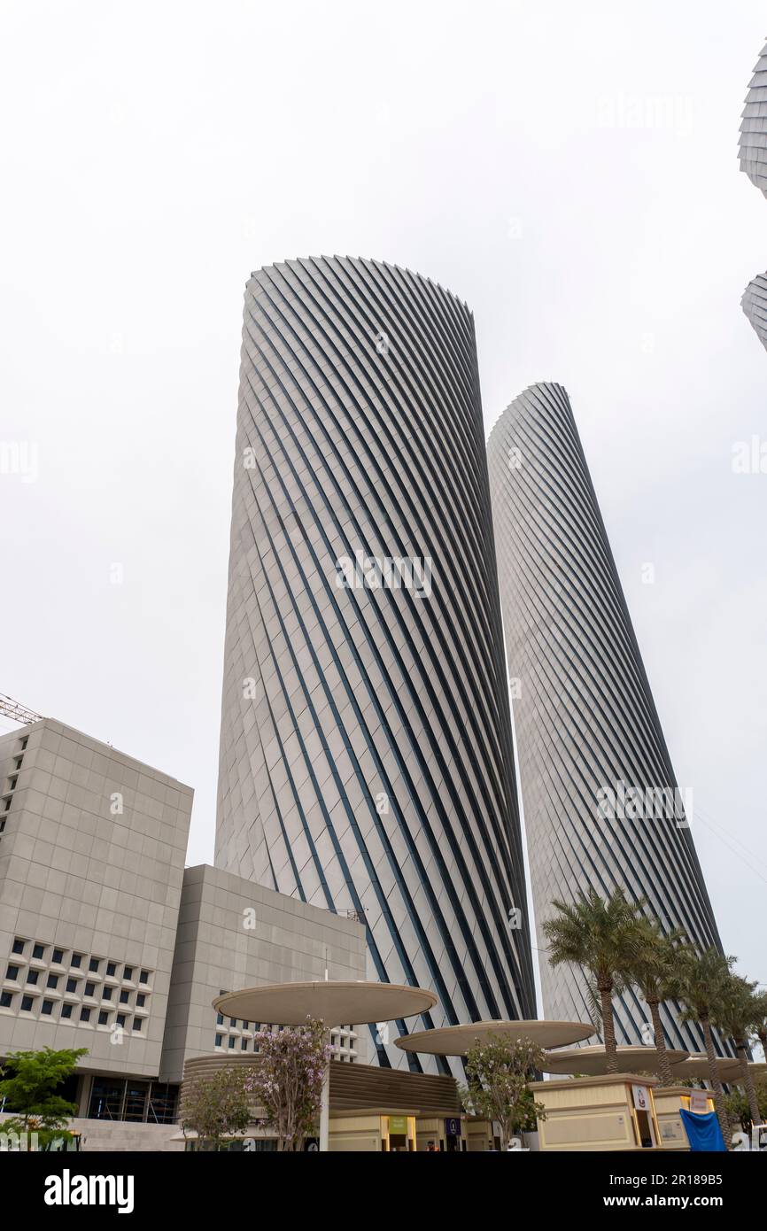 Le complexe Lusail Plaza Towers ou Lusail Plaza est constitué de quatre tours de bureaux sur la ...