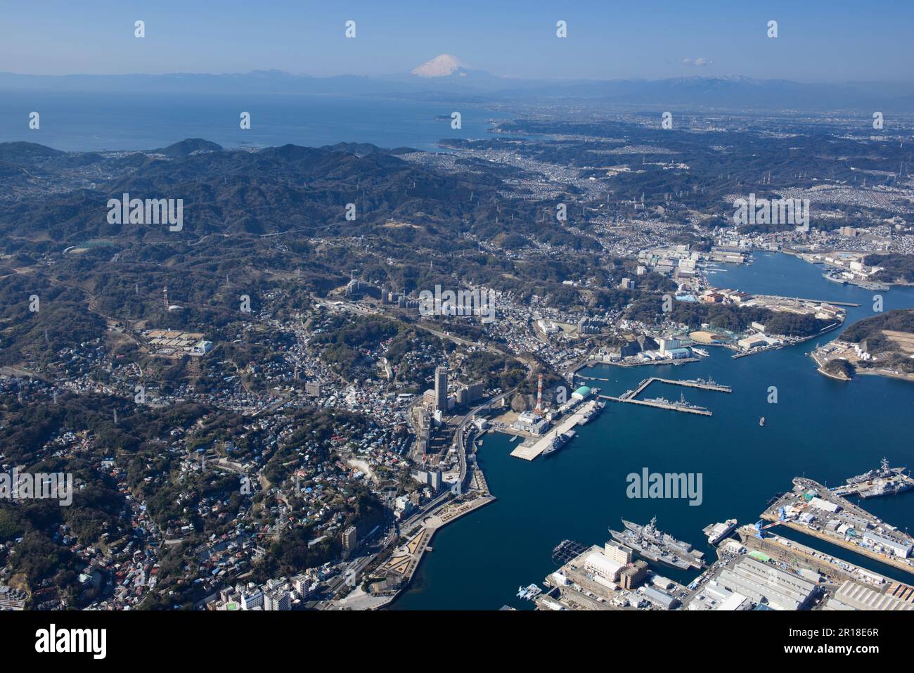 Yokosuka line Banque de photographies et d’images à haute résolution ...