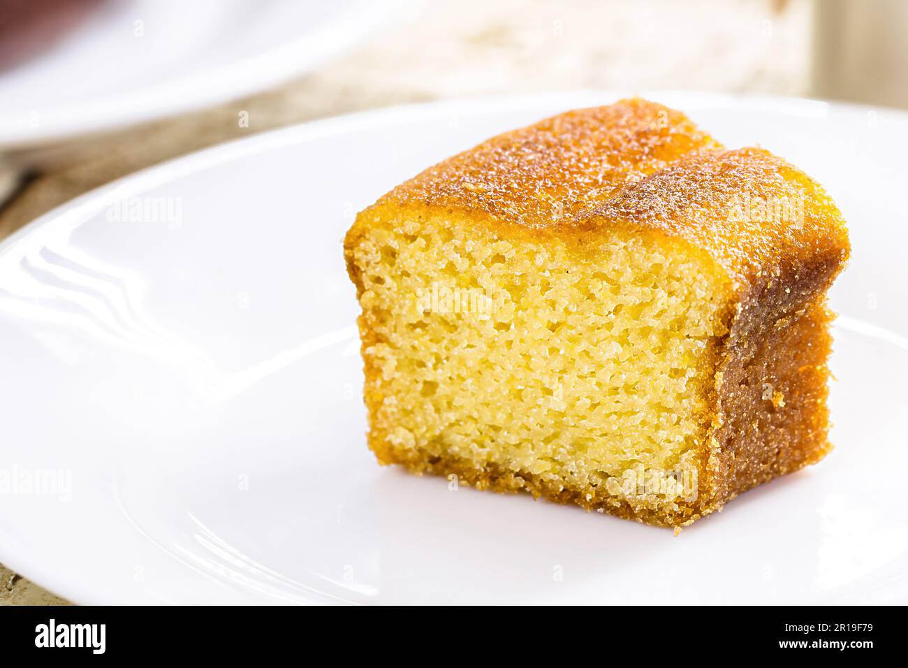 Petite tranche de gâteau de semoule de maïs, gâteau rural brésilien ...