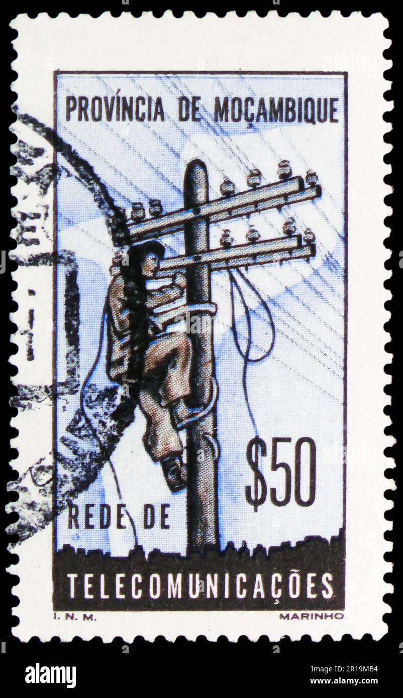 MOSCOU, RUSSIE - 08 AVRIL 2023: Timbre-poste imprimé au Mozambique ...