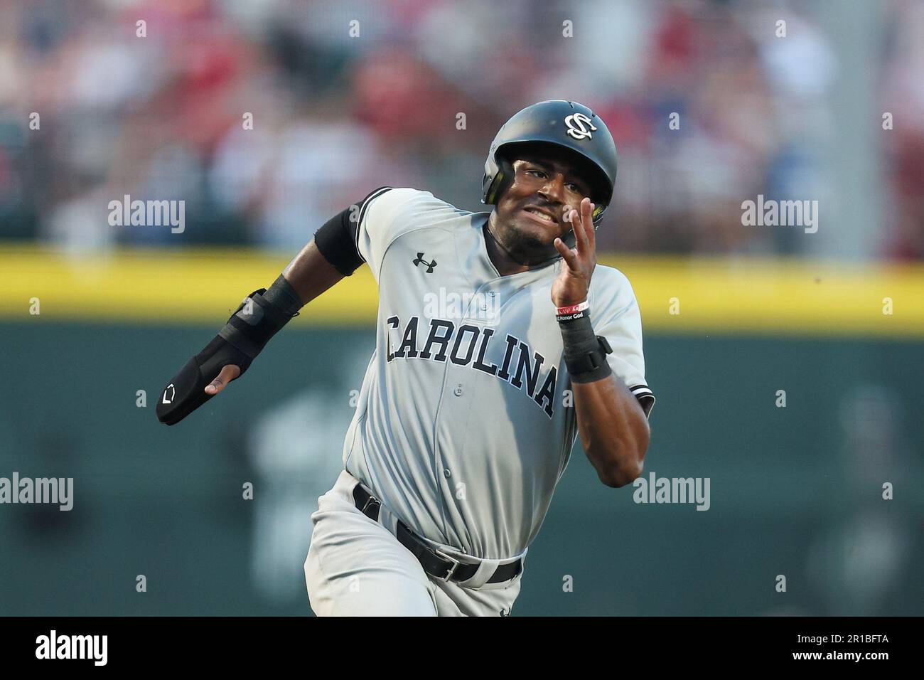 12 mai 2023: Gamecocks coureur de base Michael Braswell #7 tours ...