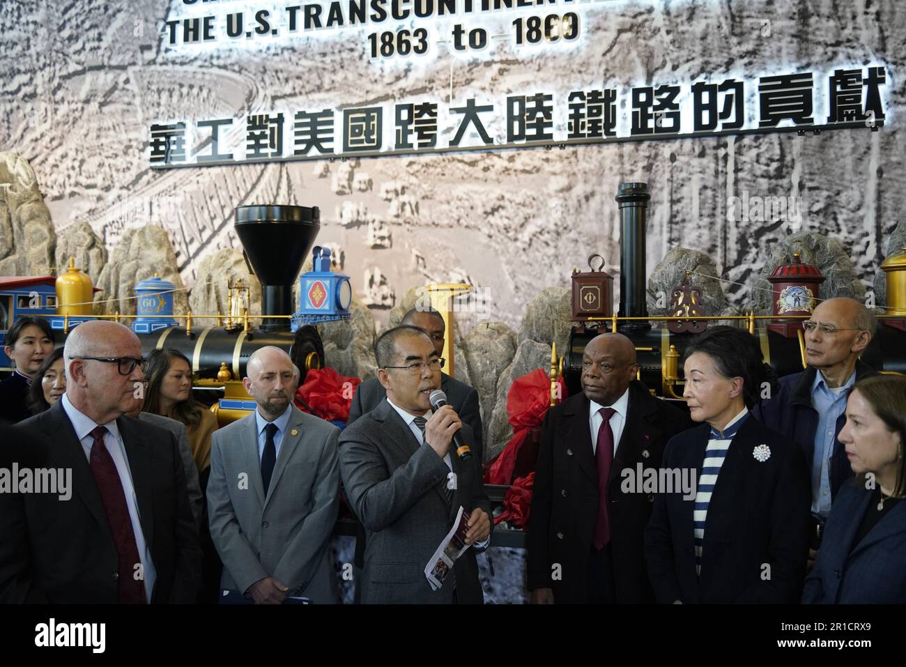 San Francisco, États-Unis. 10th mai 2023. PAN Qingjiang (C, front ...