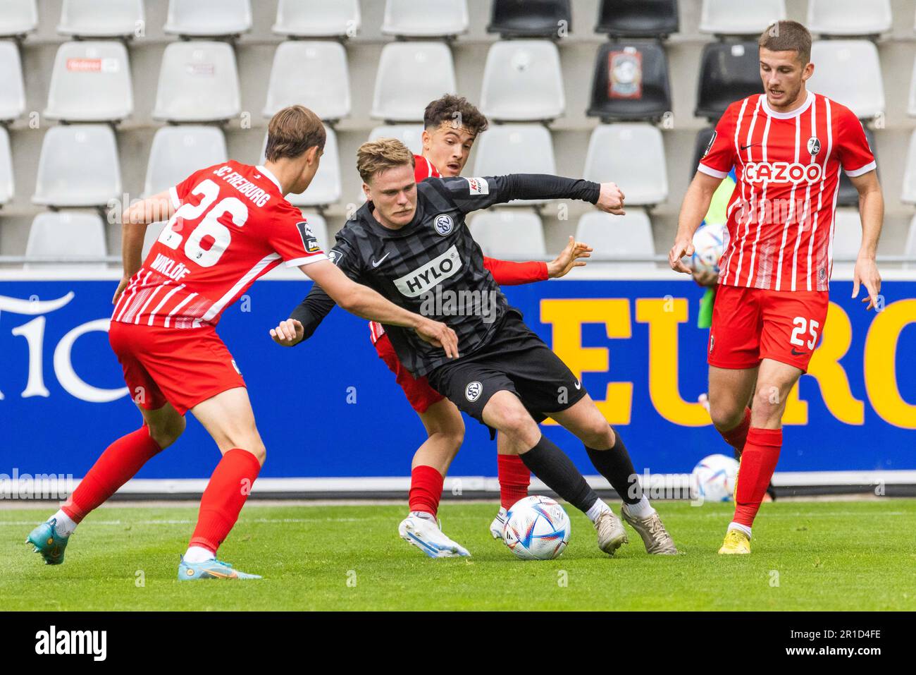 Mika baur Banque de photographies et d’images à haute résolution - Alamy