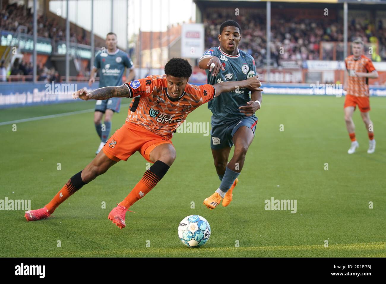 VOLENDAM - (lr) Xavier Mbuyamba du FC Volendam, Churandy Sambo de ...