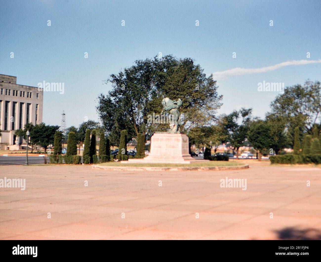 Parc du Capitole de l'État d'Oklahoma, hommage à la statue de Range ...
