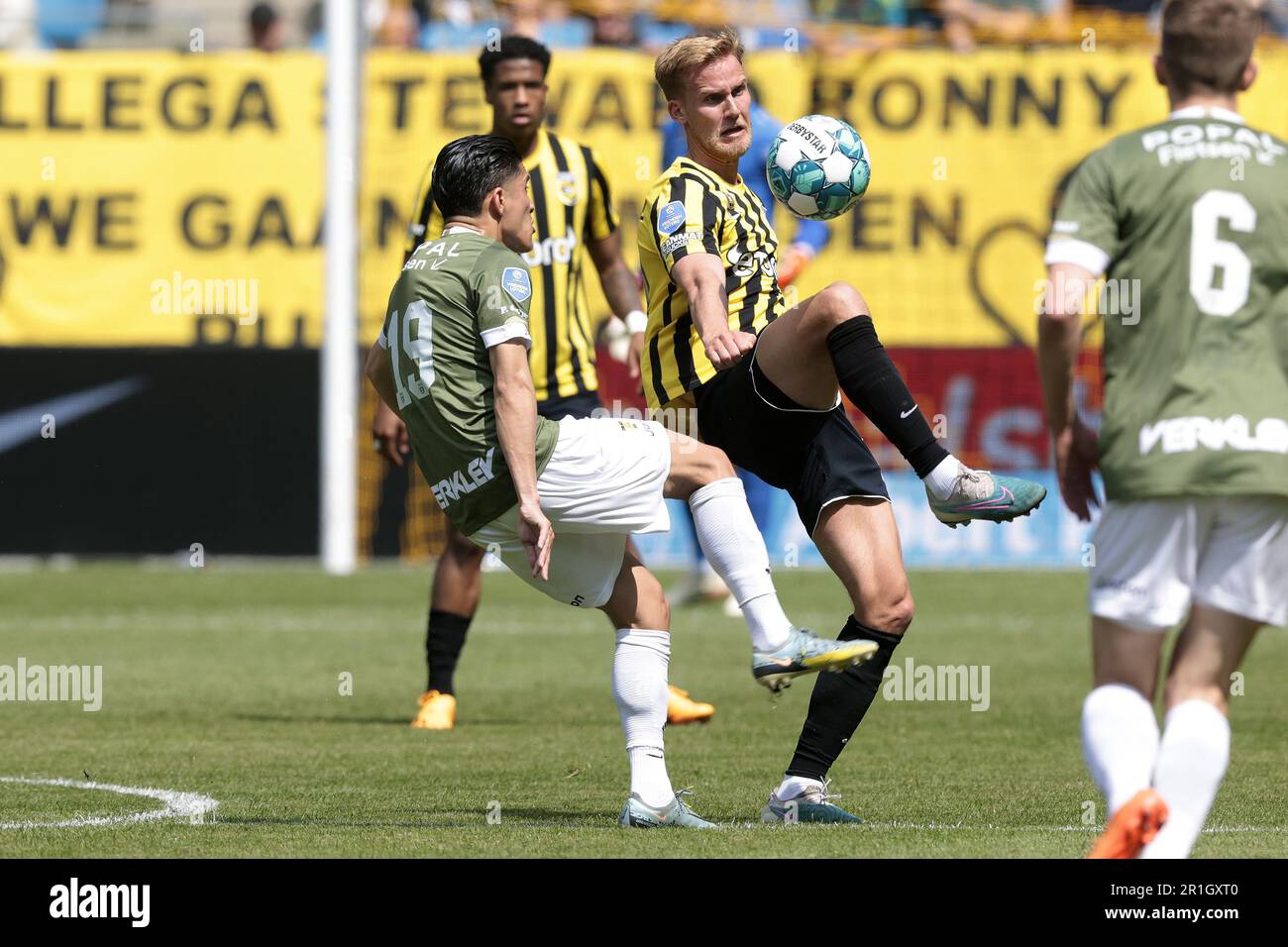 ARNHEM - (lr) Navarone Foor de SC Cambuur, Melle Meulensteen de vitesse ...