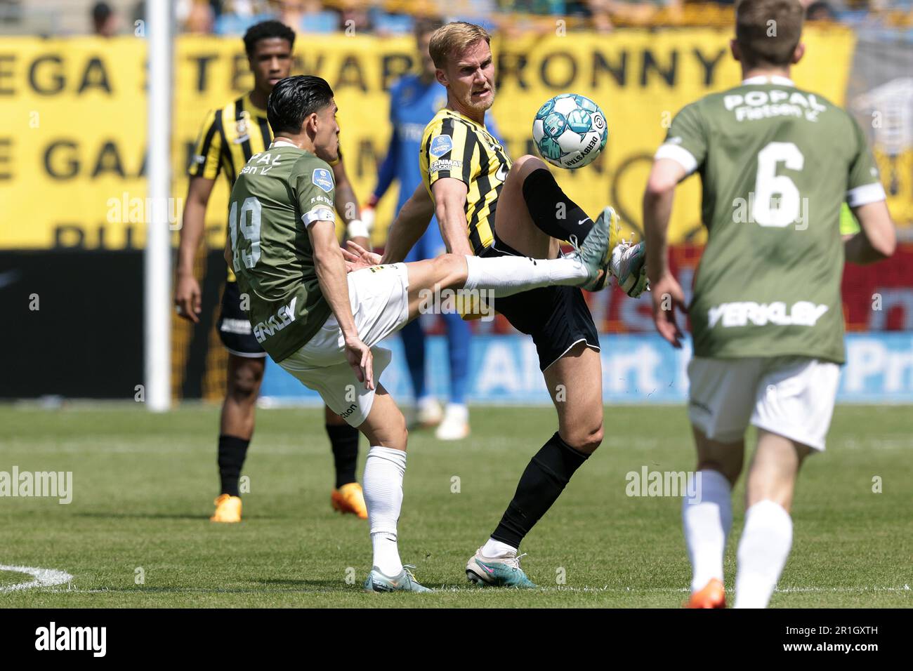 ARNHEM - (lr) Navarone Foor de SC Cambuur, Melle Meulensteen de vitesse ...