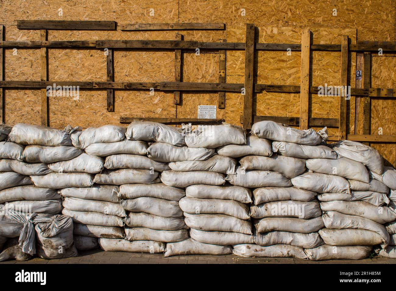 La station-service OKKO de Kramatorsk est protégée par des sacs de ...