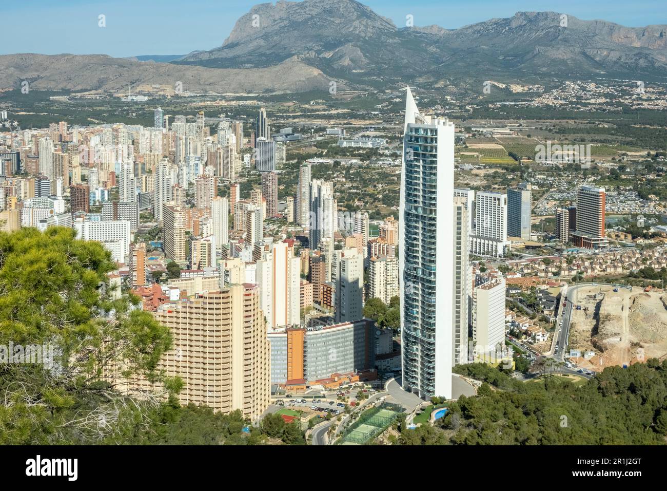 Panorama de la célèbre station balnéaire de Benidorm depuis le parc ...
