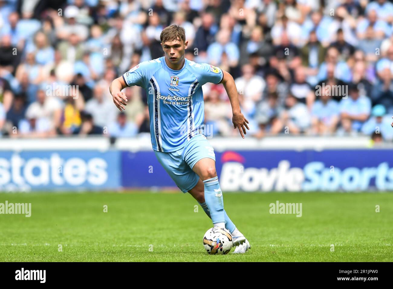Coventry, Royaume-Uni. 14th mai 2023Callum Doyle (3 Coventry City) va ...