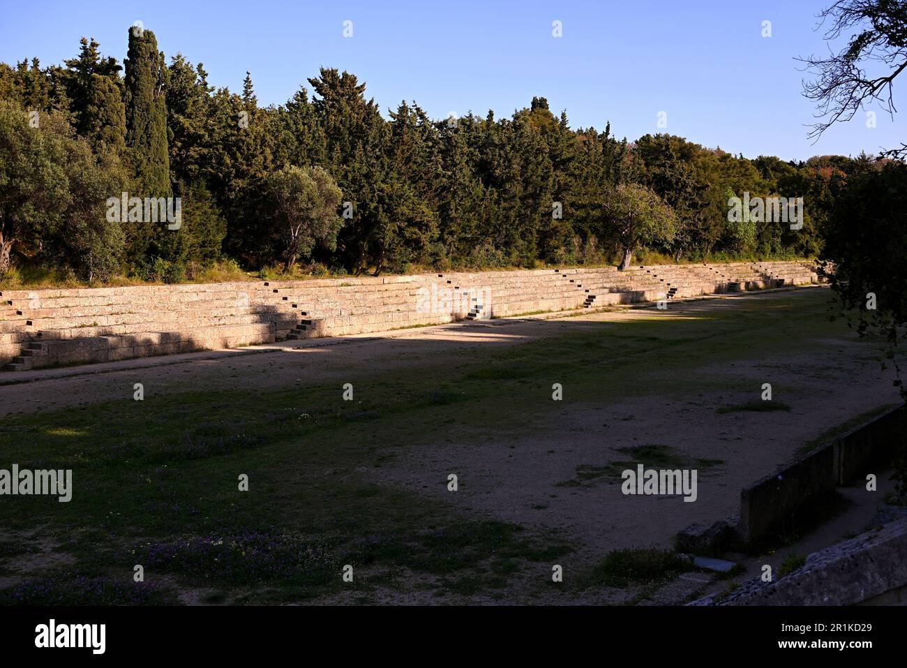 Ancien amphithéâtre odeon construit en pierre sur l'île de Rhodes. Sur ...