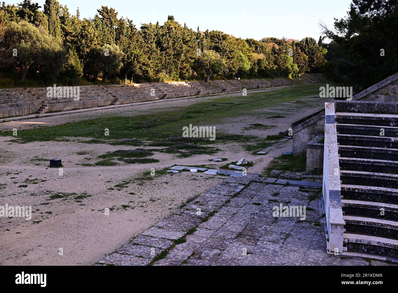 Ancien amphithéâtre odeon construit en pierre sur l'île de Rhodes. Sur ...