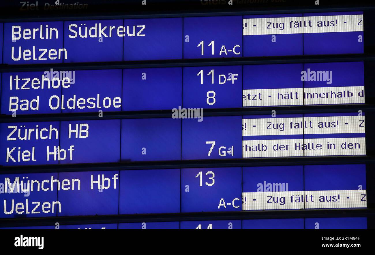 Display board deutsche bahn train Banque de photographies et d’images à ...