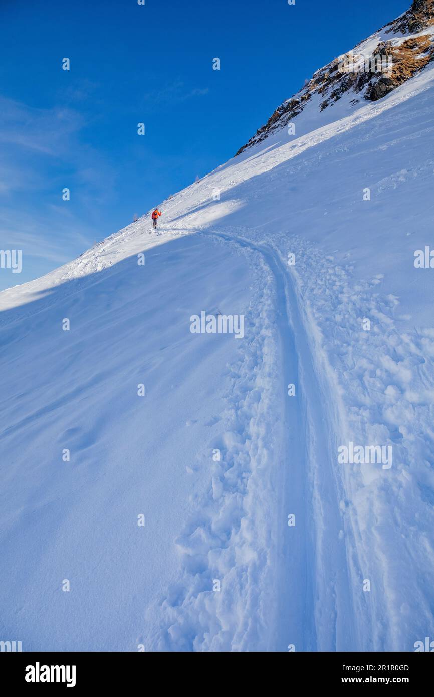 Confiné au Banque de photographies et d’images à haute résolution - Alamy