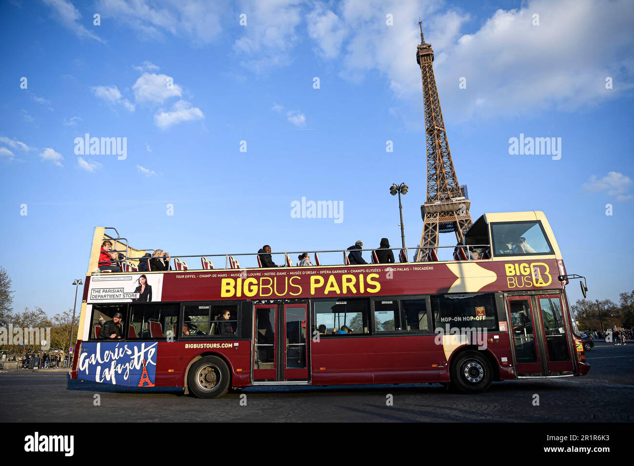 Visites de grandes compagnies de bus Banque de photographies et d ...