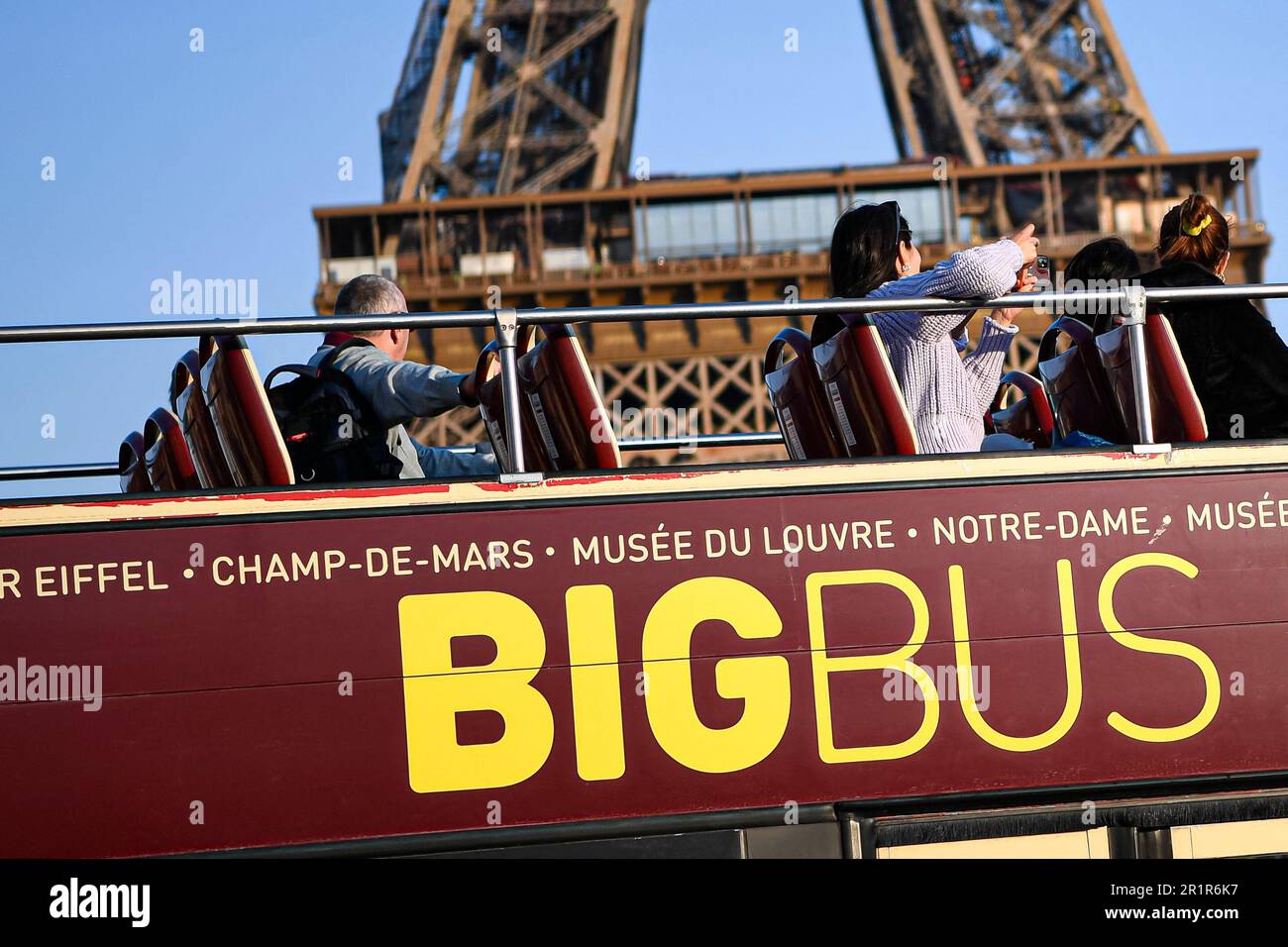 Visites de grandes compagnies de bus Banque de photographies et d ...