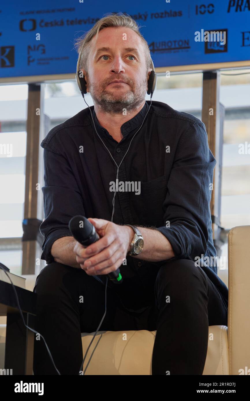 L'auteur ukrainien Serhiy Zhadan assiste à un débat dans le cadre de la ...