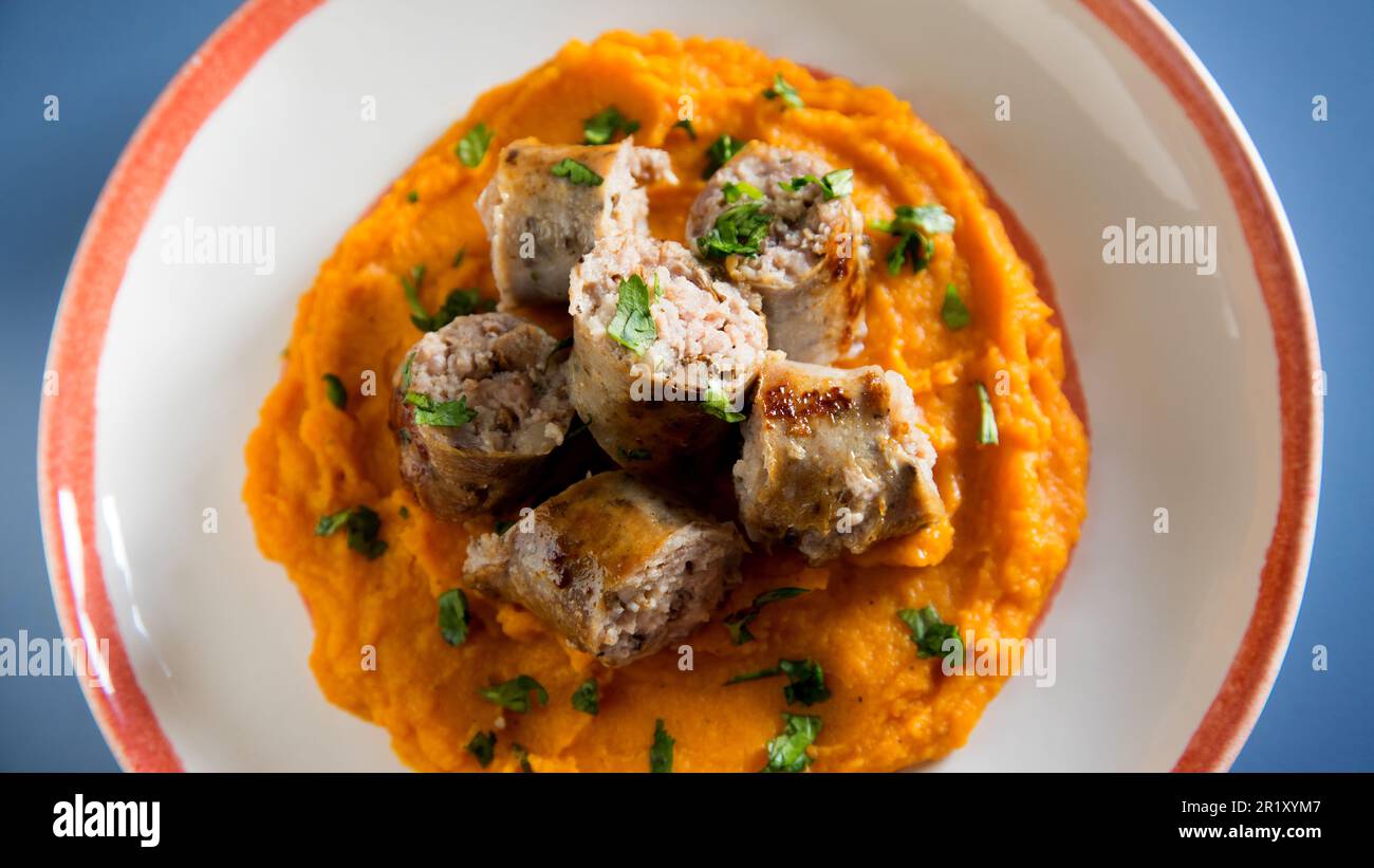 Soupe de saucisse de porc Banque de photographies et d’images à haute résolution - Alamy