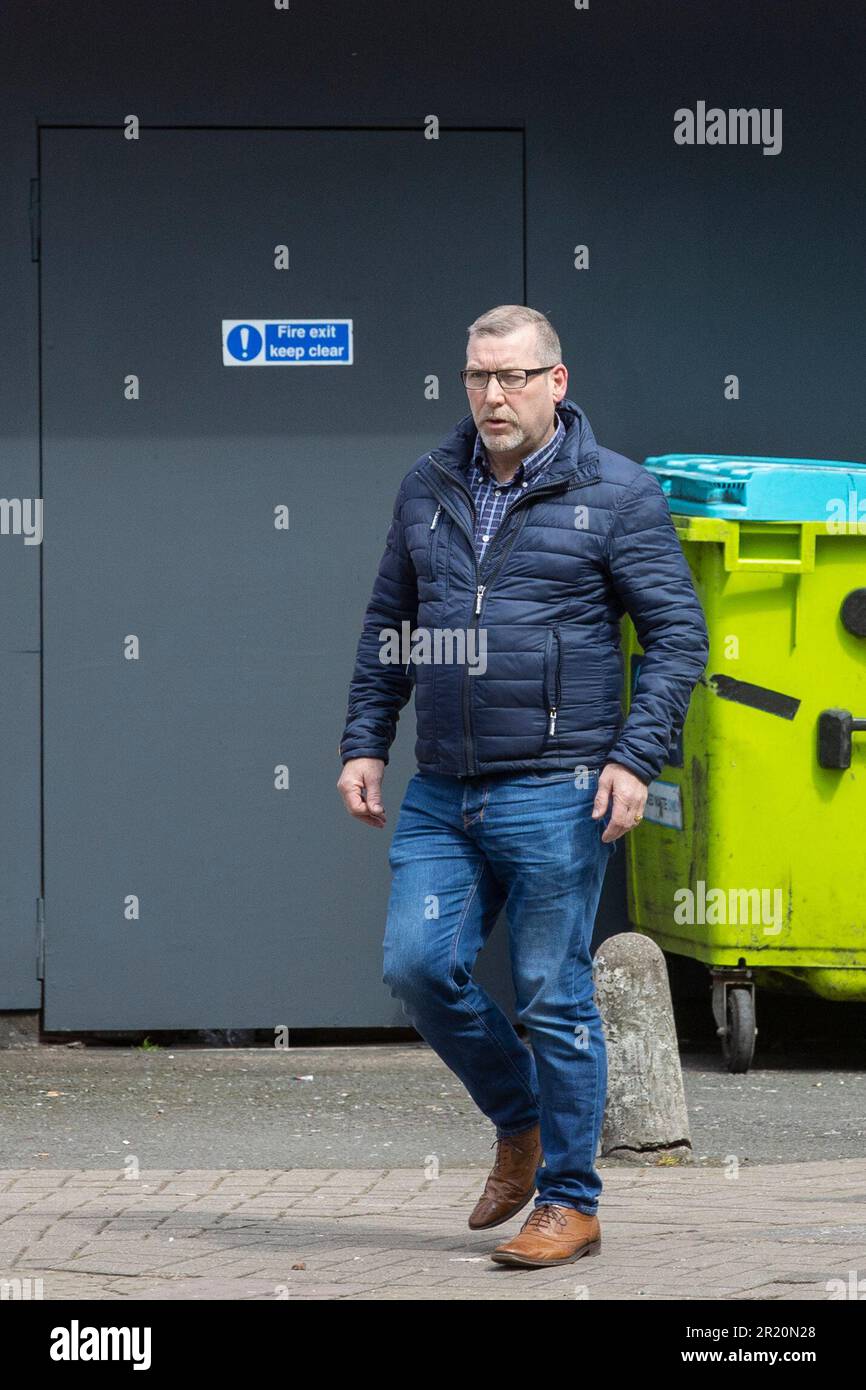 Andrew McDade, après son départ à Killymeal House, dans les Gasworks de ...