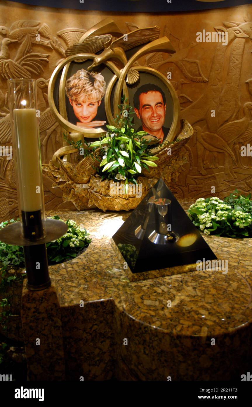 Princess diana engagement ring Banque de photographies et d’images à ...