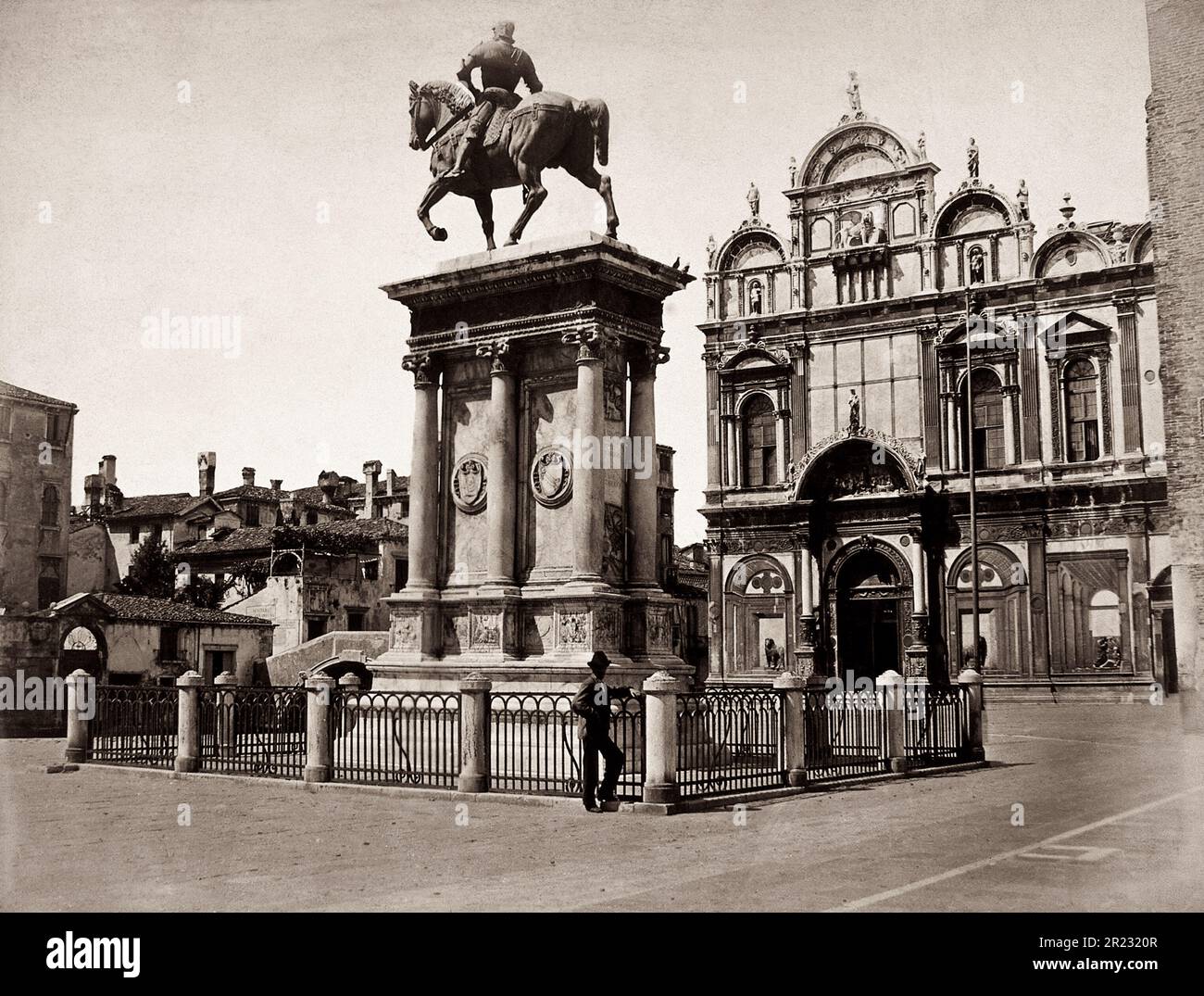 1870 CA , Venise , ITALIE : la statue en bronze équestre de Condottiero ...