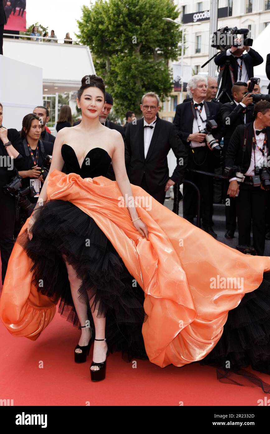 Cannes, France. 16th mai 2023. Zhang Yuqi marche le premier tapis rouge ...