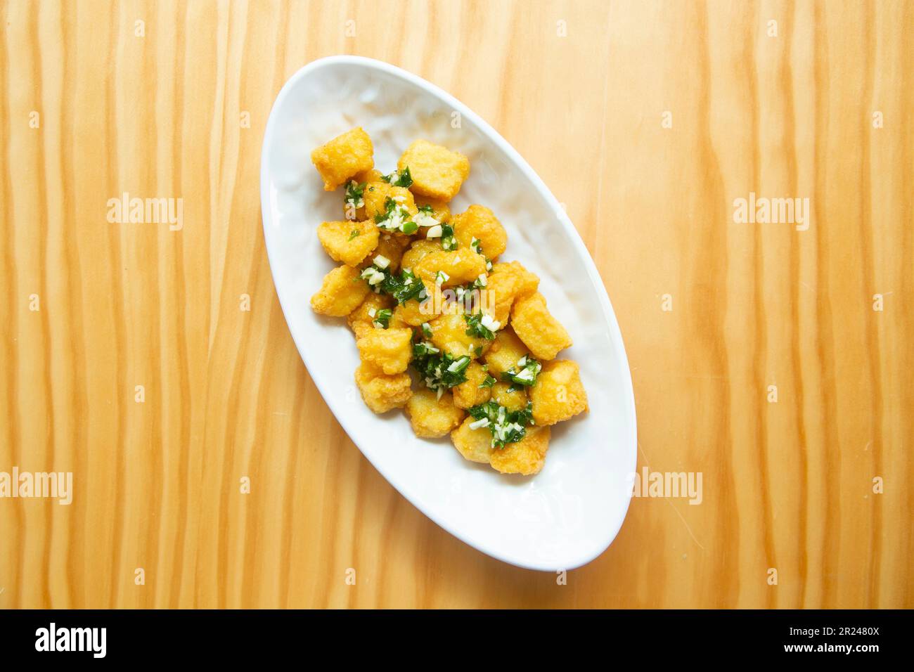Recette tapas de calamars frits Banque de photographies et d’images à ...
