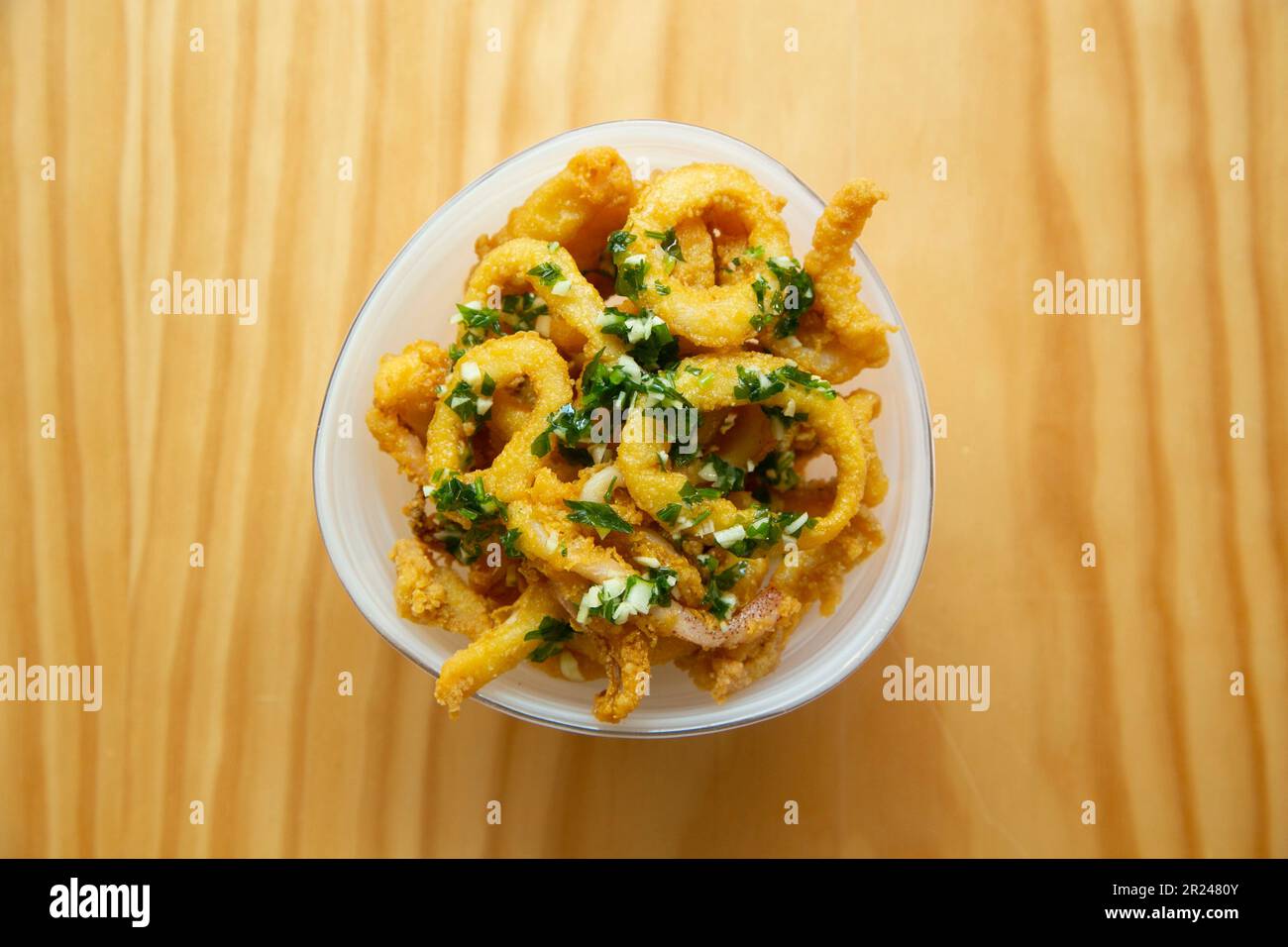 Recette tapas de calamars frits Banque de photographies et d’images à ...