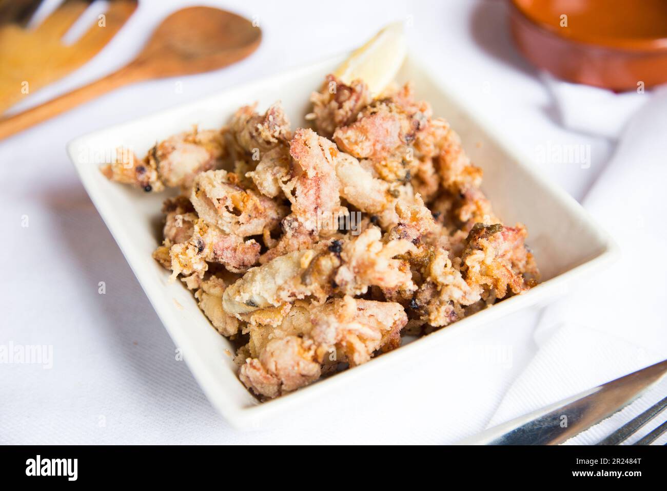 Recette tapas de calamars frits Banque de photographies et d’images à ...