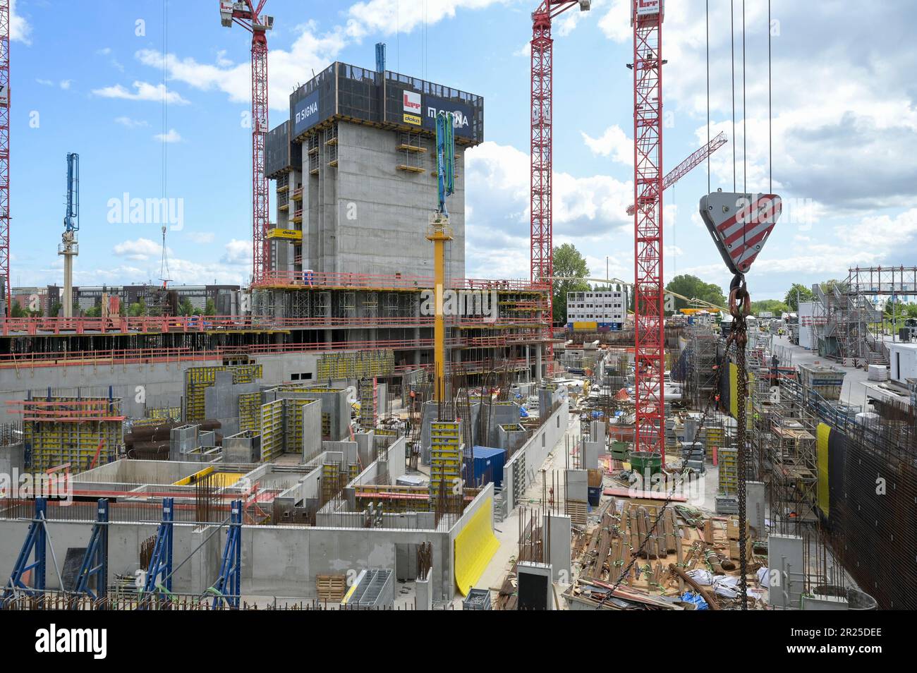 ALLEMAGNE, Hambourg, Port, chantier Elb Tower de Signa Holding, financé ...