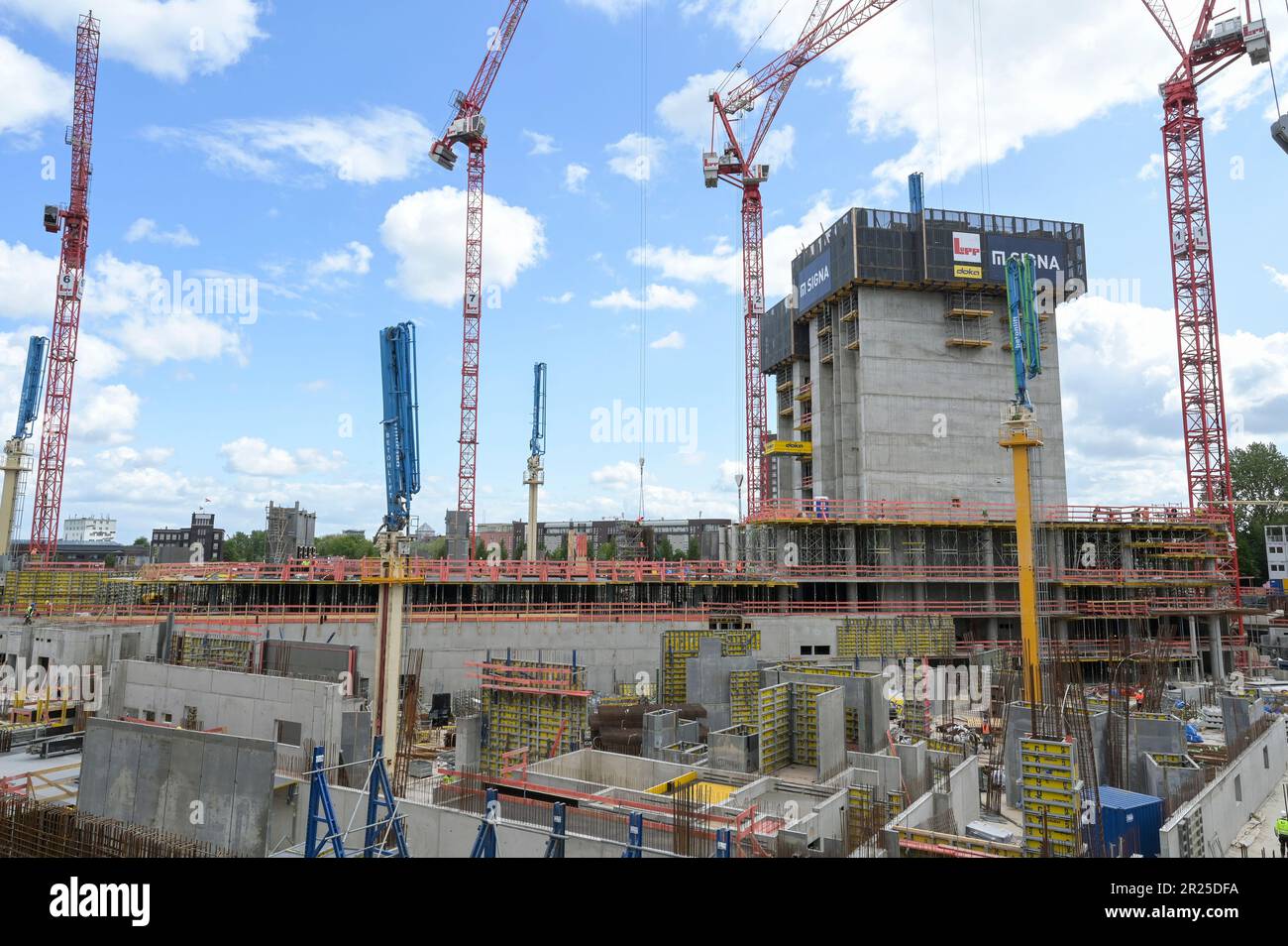 ALLEMAGNE, Hambourg, Port, chantier Elb Tower de Signa Holding, financé ...