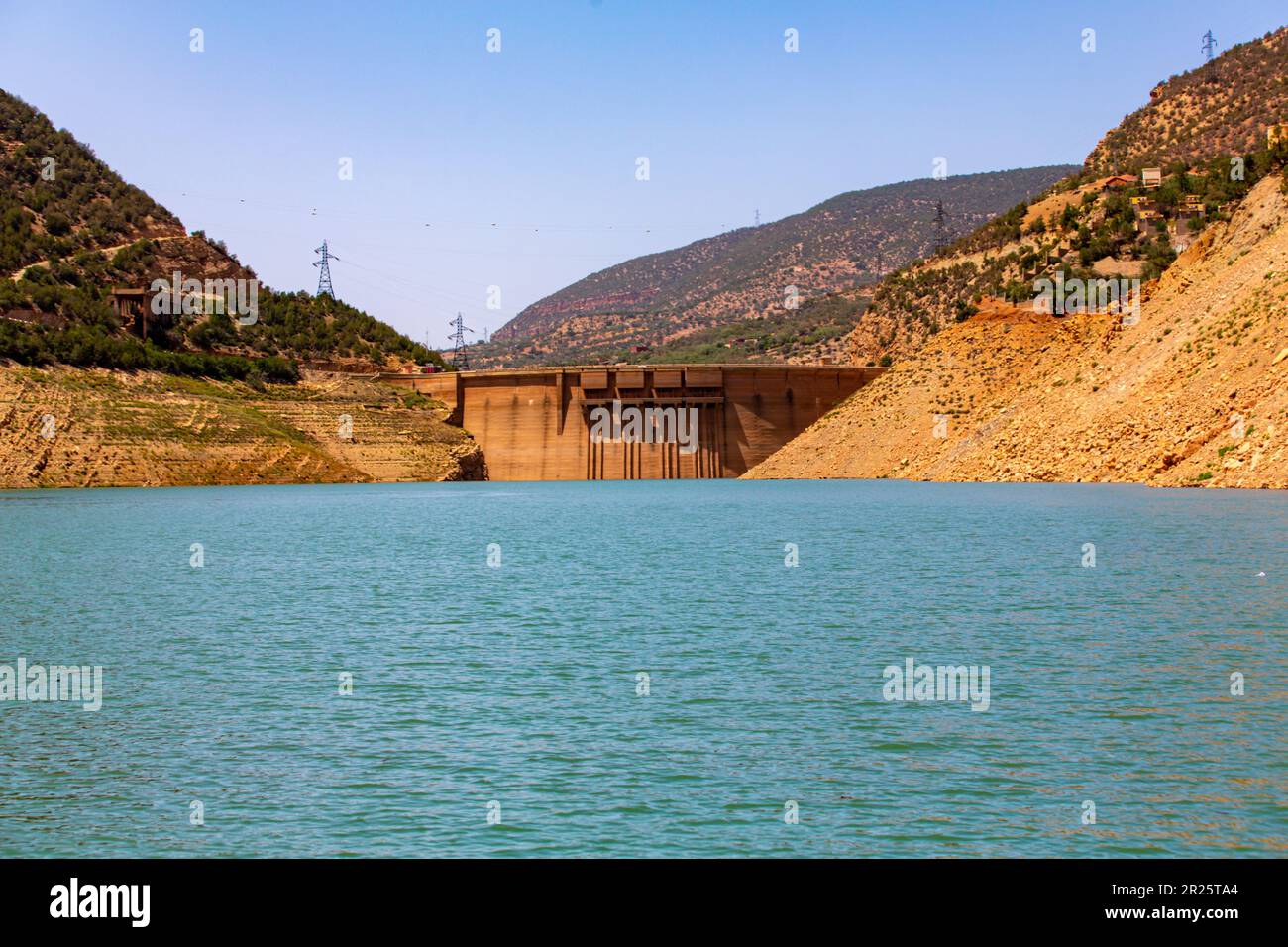 Magnifique paysage du barrage de Bin El Ouidane dans la région de ...