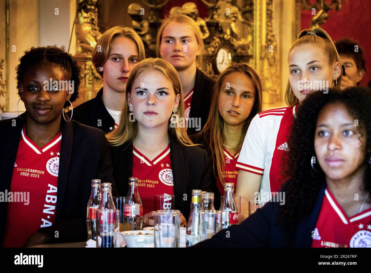 AMSTERDAM - 17/05/2023, le maire Femke Halsema et l'alderman pour le ...