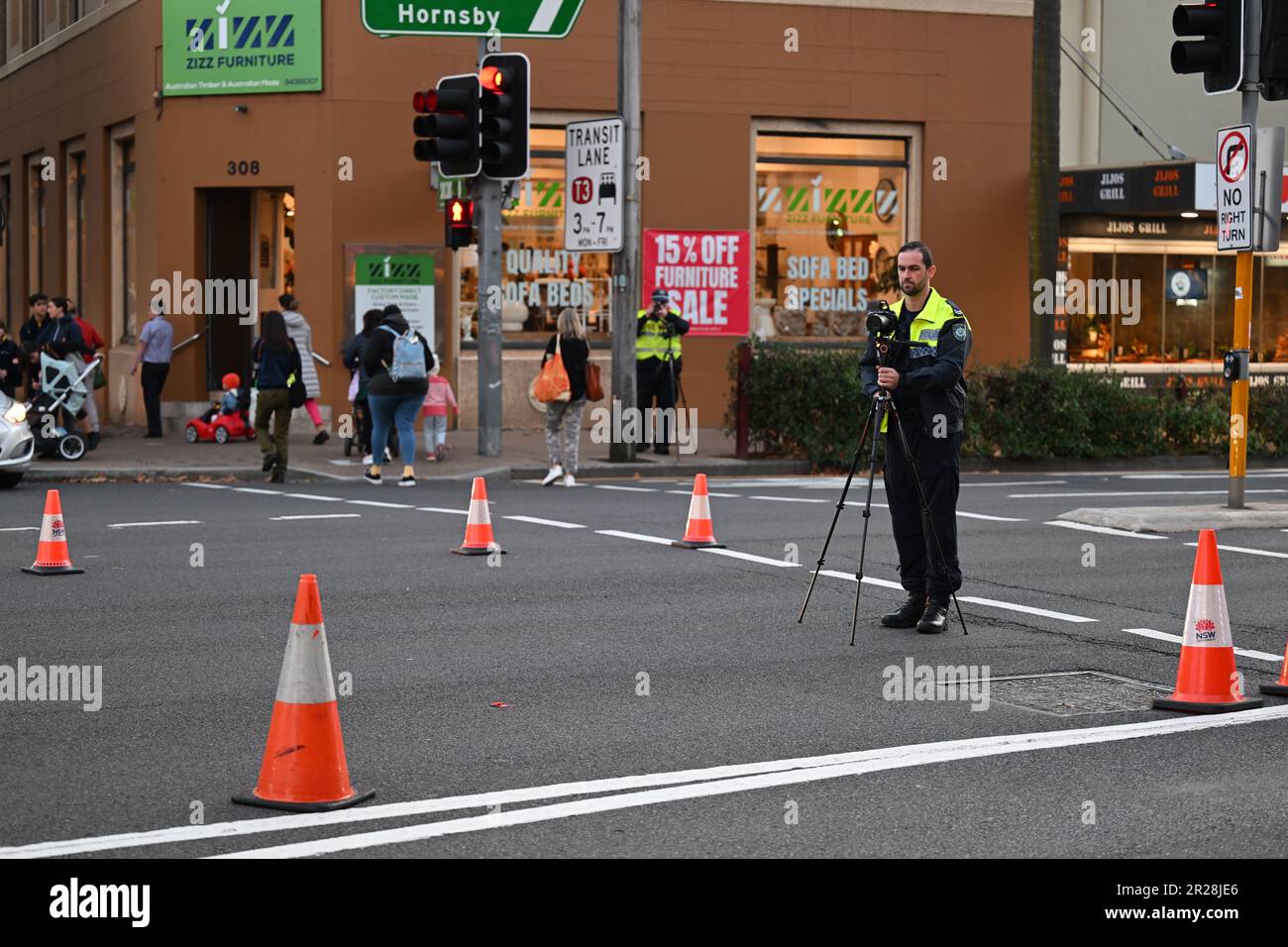 NSW les enquêteurs de police travaillent sur les lieux d'un accident de ...