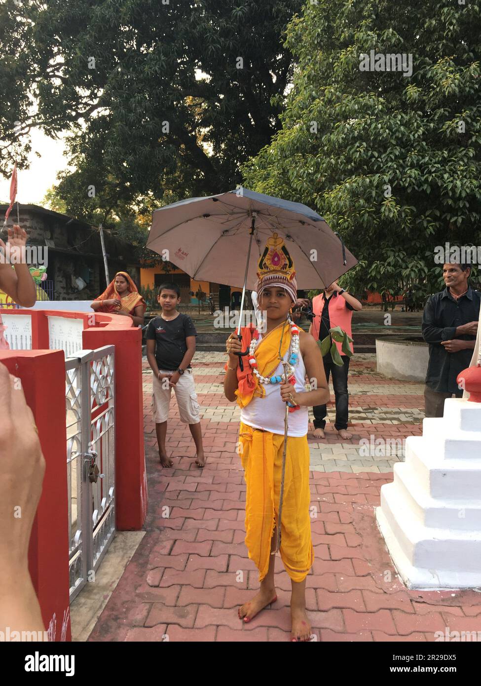 Hindou brahmin Upanayana ou la cérémonie sacrée du fil. Son entrée dans ...