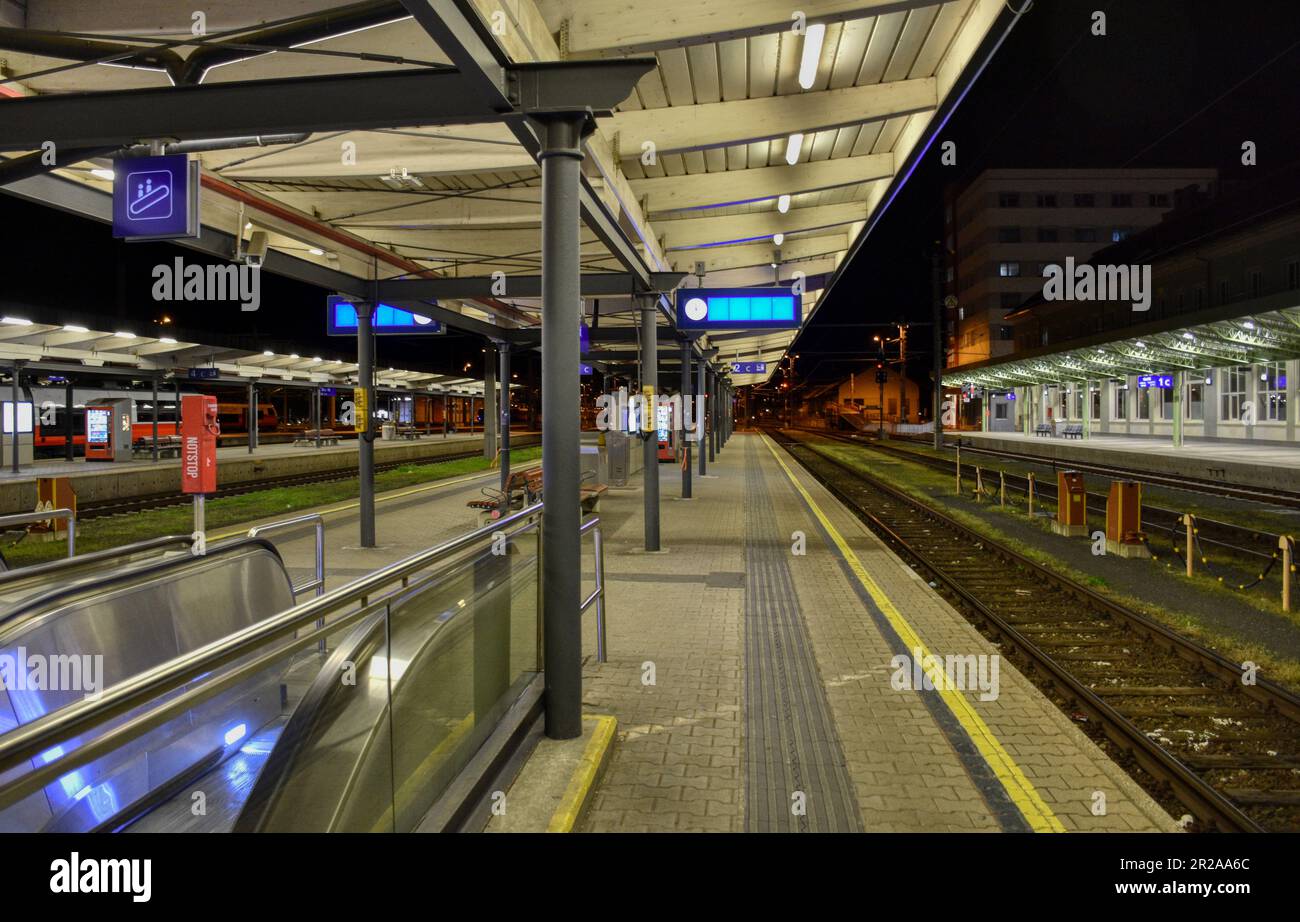 Villach, Bahnhof, Schild, informations, Stationsname, Leisnummer ...