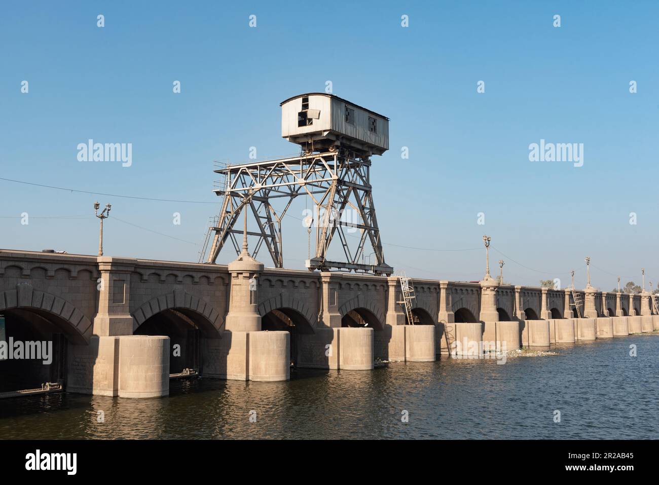 Le barrage d'El Qanater, sur le Nil aux barrages du delta, le Nil se ...