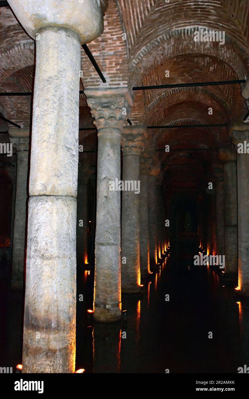 Colonnes, Citerne Basilique ou Cisterna Basilique, Yerebatan Sarnıcı ...