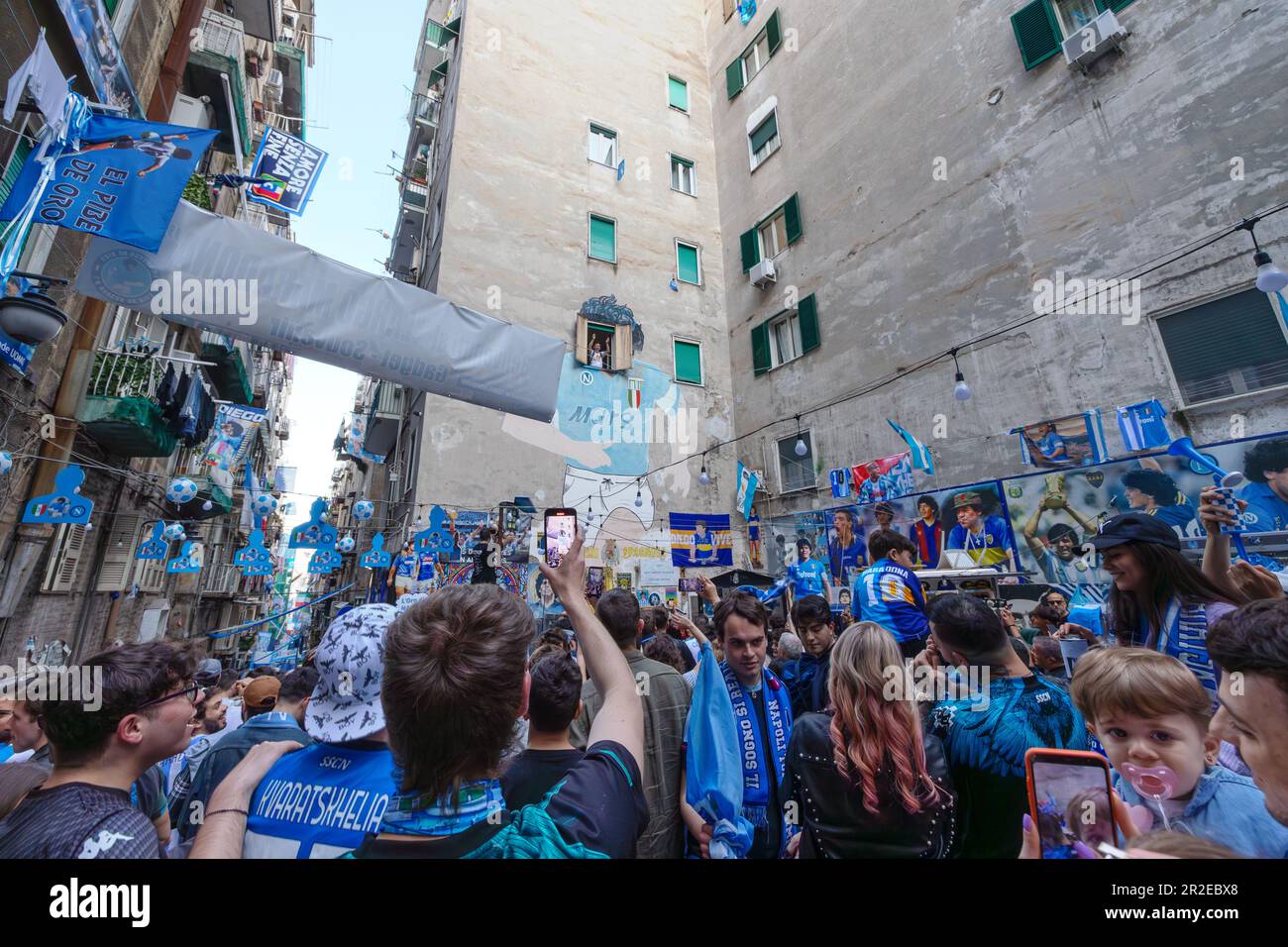Naples, Italie - 5 mai 2023 : les fans de l'équipe de football de ...