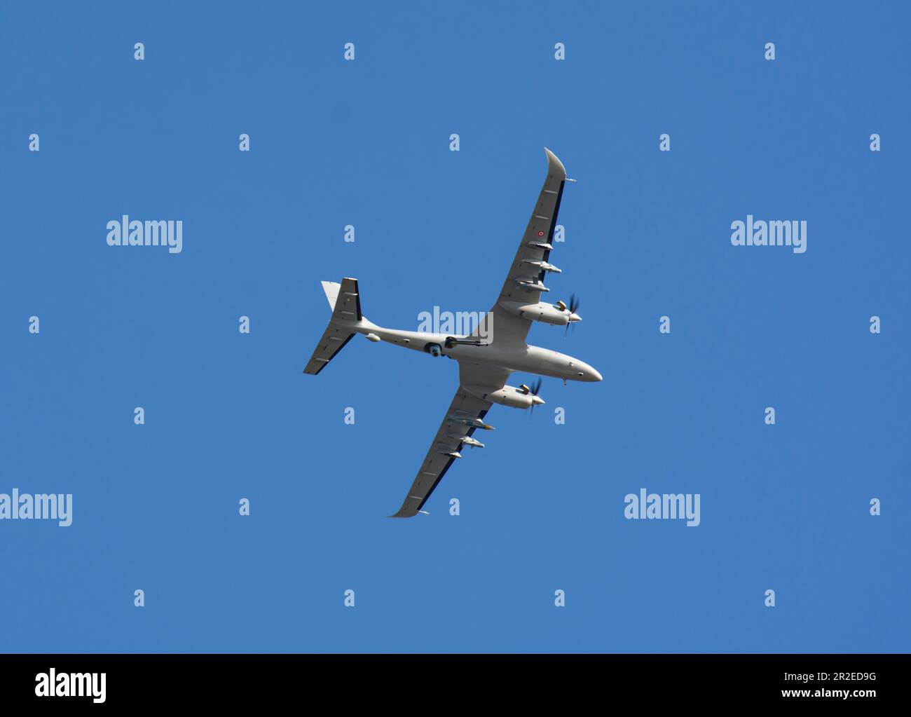 Baykar Bayraktar AKINCI chargé de munitions roketsan et MAM-l et MAM-C ...