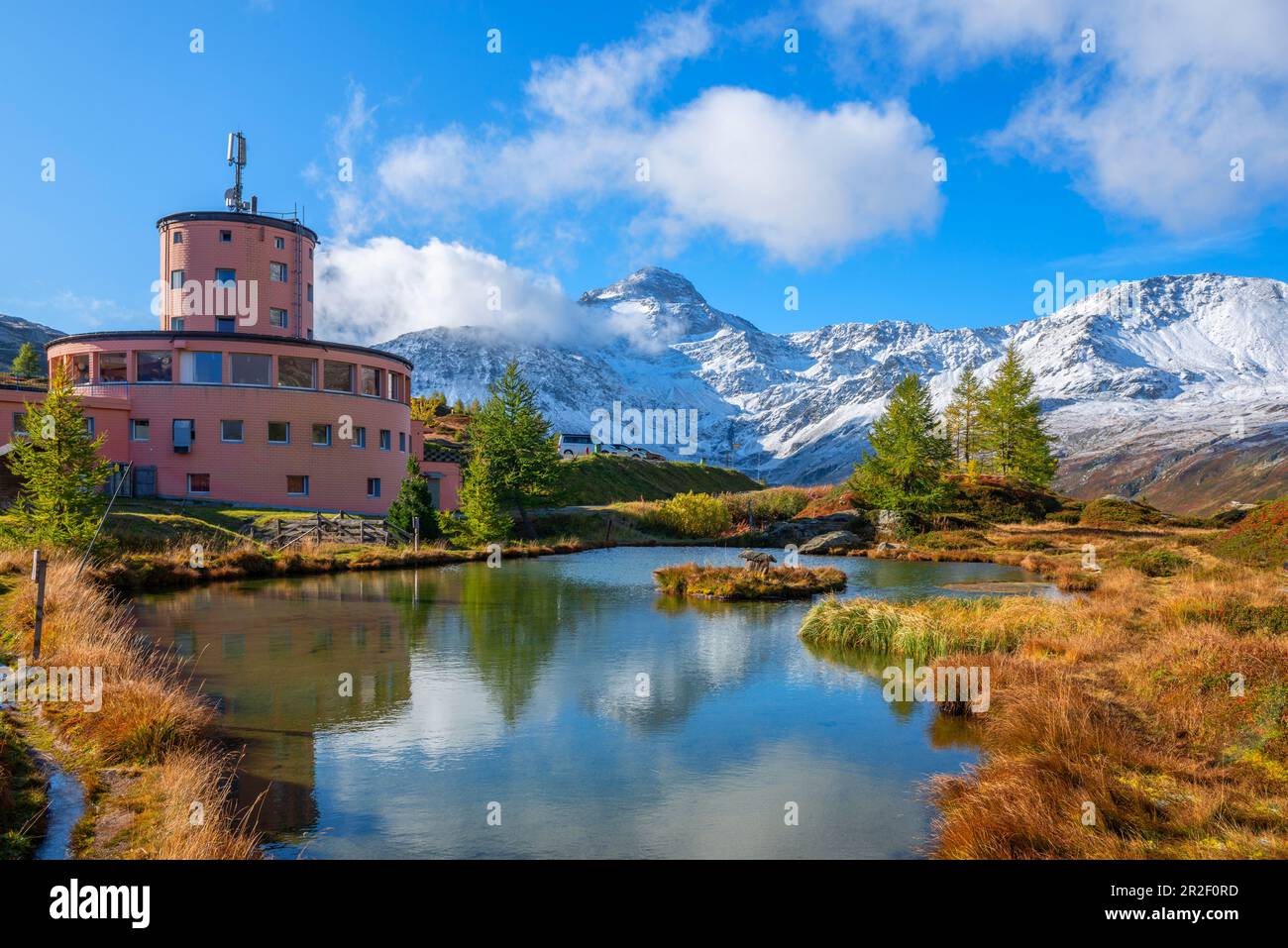 L'automne au col du simplon avec l'hôtel monte leone Banque de ...