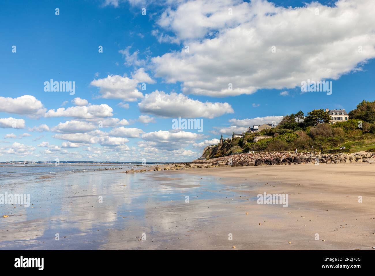 La plage de villerville Banque de photographies et d’images à haute ...