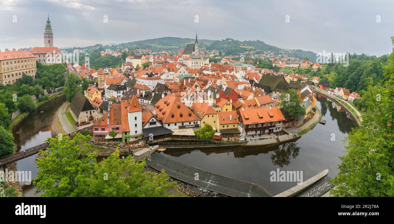 Ville historique de Cesky Krumlov et tour de caste de Cesky Krumlov, site classé au patrimoine ...