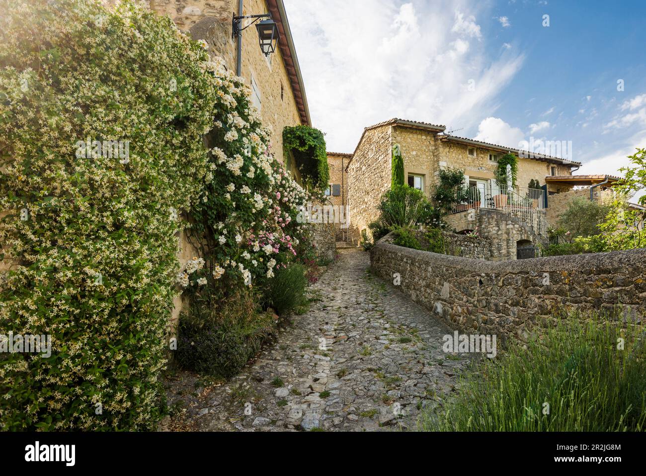 Village médiéval, Mirmande, les plus beaux villages de France, département de la Drôme, Auvergne ...