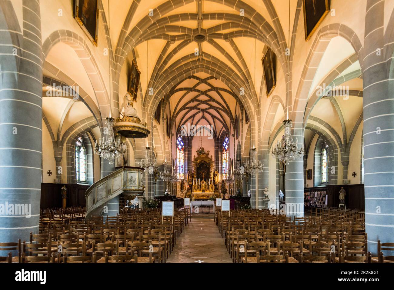 Église Saint-Laurent d'Ornans, Ornans, sur la Loue, Département du ...